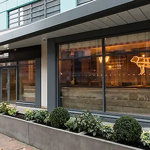 PREMIER INN LONDON WIMBLEDON - BROADWAY, LONDON